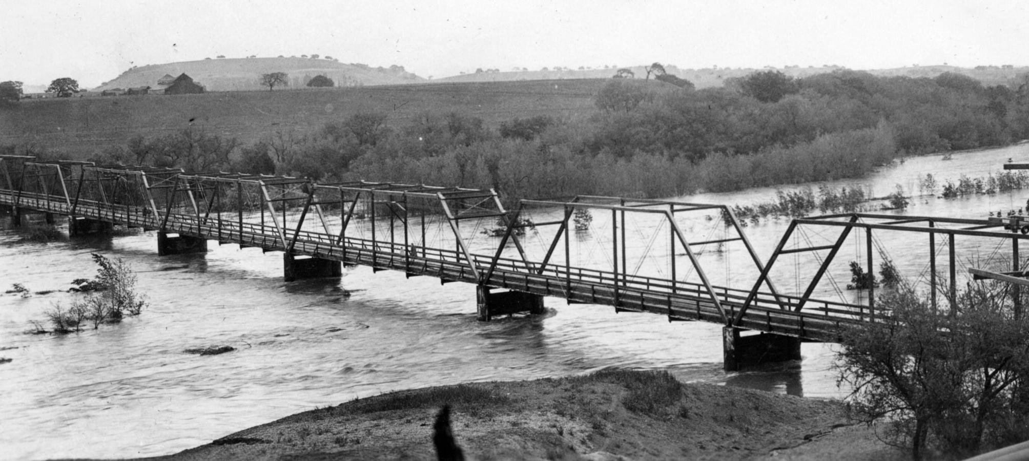 Throwback Thursday: Old Red Bridge, 1880-1953 | Valley Life | syvnews.com