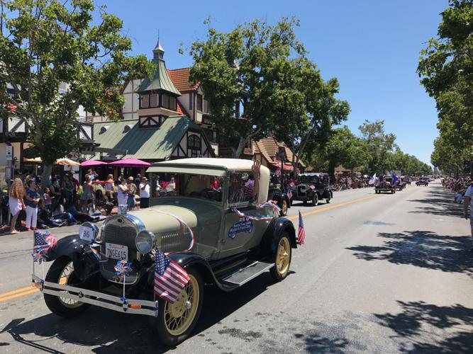 Crowds line streets of Solvang for July 4th parade spectacular | Local ...