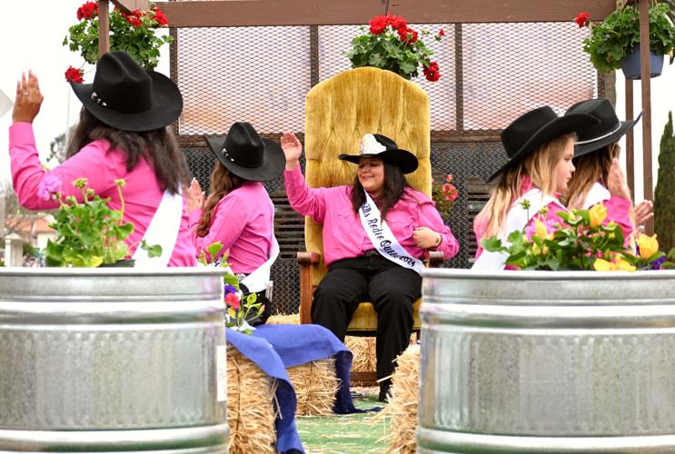 Crowds line Broadway, cheer on bands, equestrians during Elks Rodeo ...