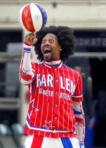Harlem Globetrotters entertain fans during their 100 Year Tour at Cal ...