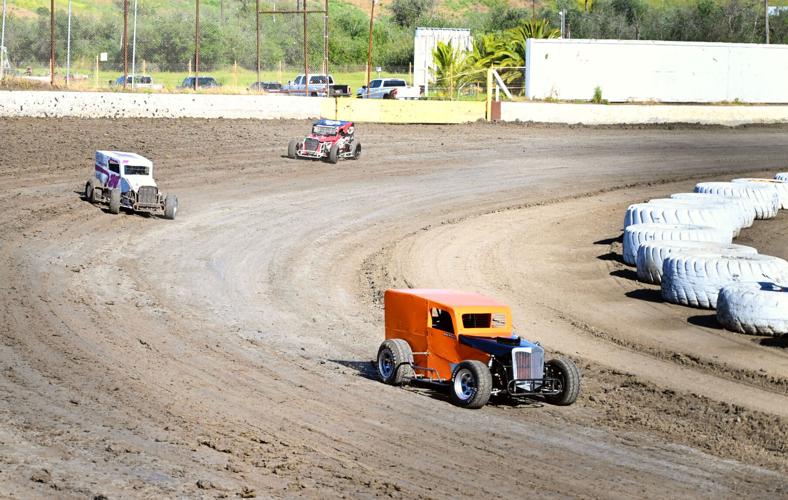 Drivers hit the track at the Santa Maria Speedway for practice session ...