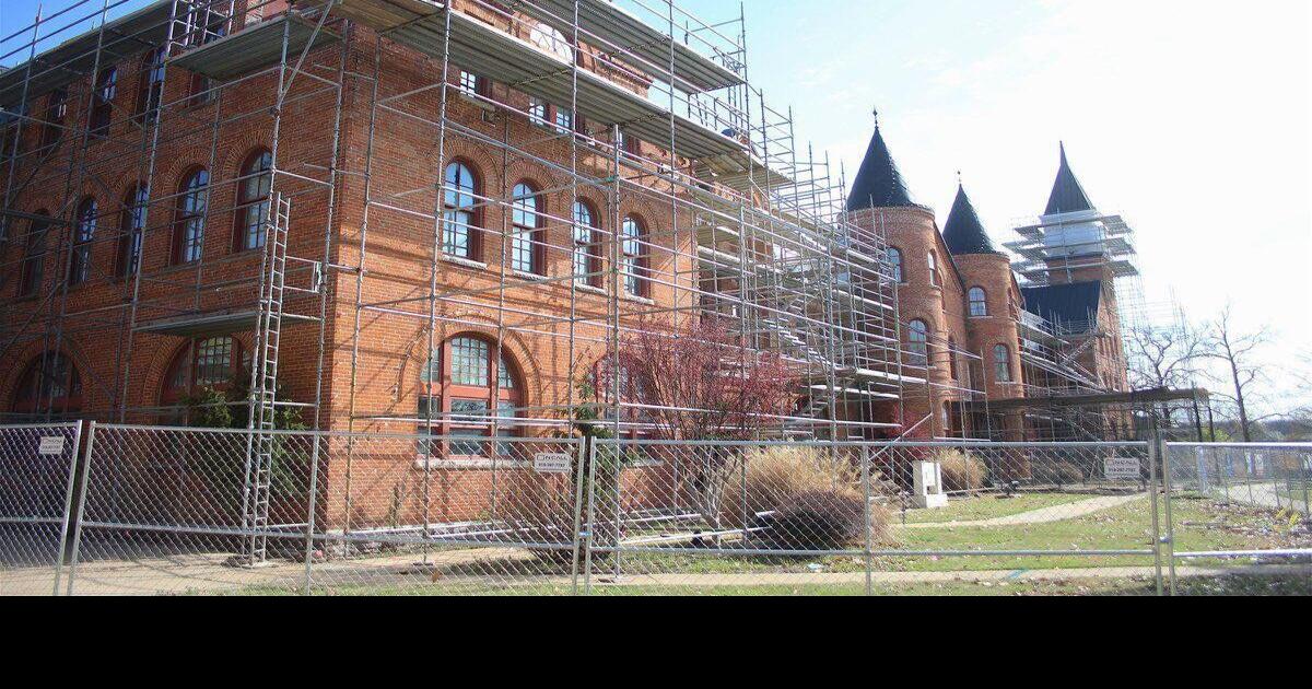 Cherokee Nation officials visit Seminary Hall | Education News ...