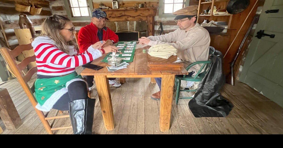 HUNTER'S HOME HOLIDAY: Traditional 1850s decorations give unique twist ...