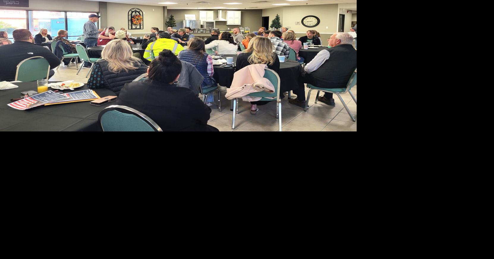 Chamber of Commerce members network at Go Ye Monthly Mingle | News ...
