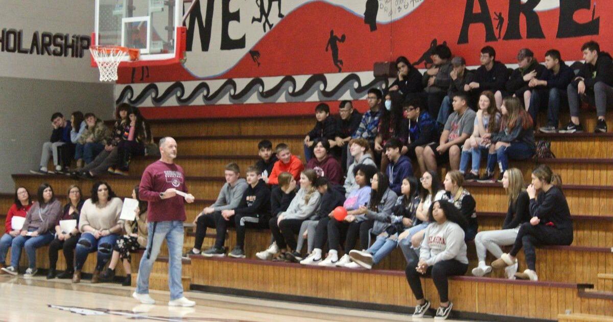 NATIVE EDUCATION: Eighth-grade students with CDIB cards get glimpse at ...