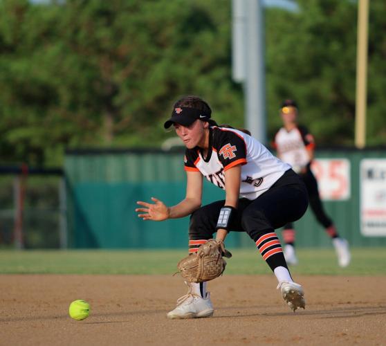 NEXT STOP: Cochran signs with NSU to continue softball career | Sports ...
