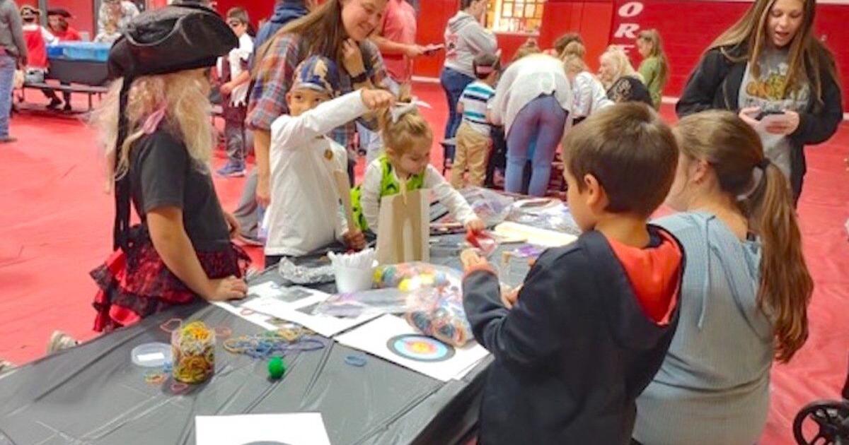 SCHOOL SPOTLIGHT: Lowrey School hosts pirate-themed literacy night ...