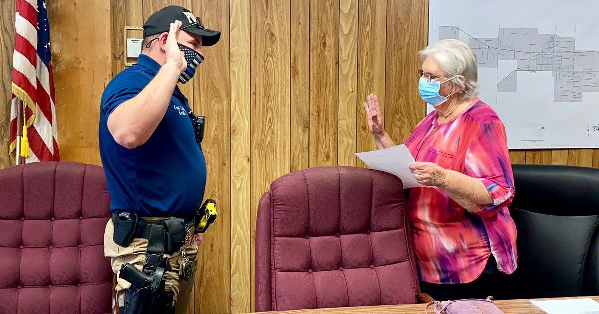 Smith sworn in as Hulbert police chief | News | tahlequahdailypress.com