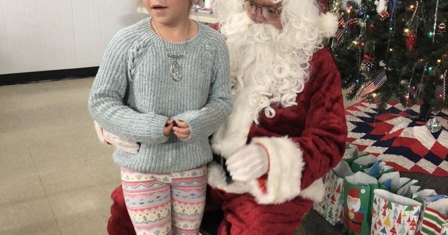 Santa visits VFW Post 3707 | News | tahlequahdailypress.com