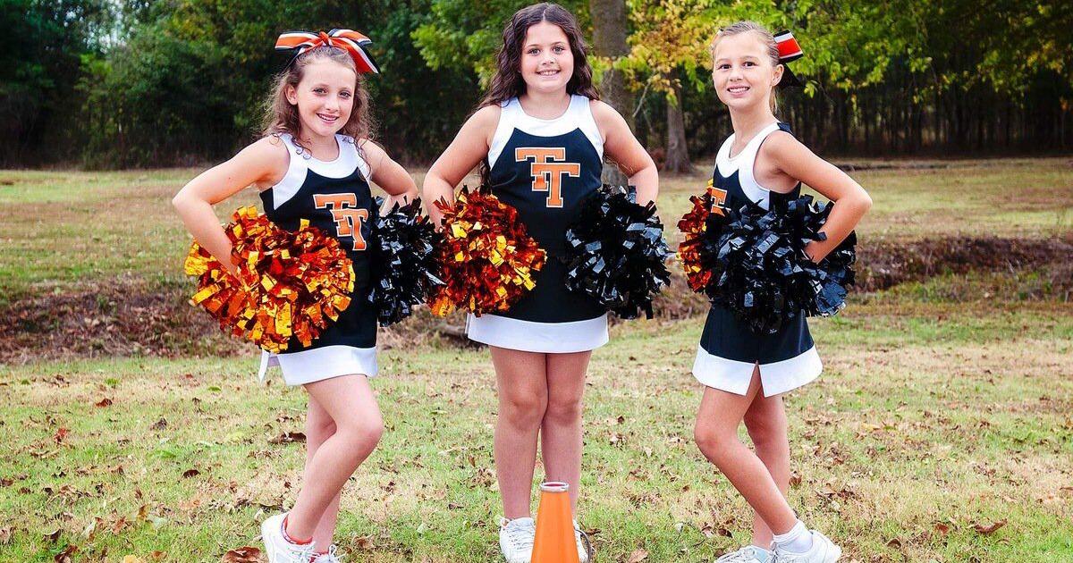 Tahlequah Fourth-Grade Cheerleaders | Sports | tahlequahdailypress.com