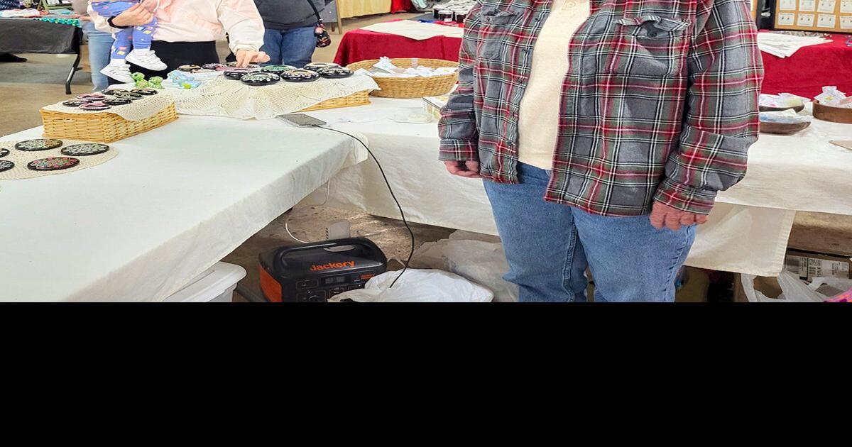 FESTIVE BAZAAR: Holiday events benefits Humane Society, offers ...