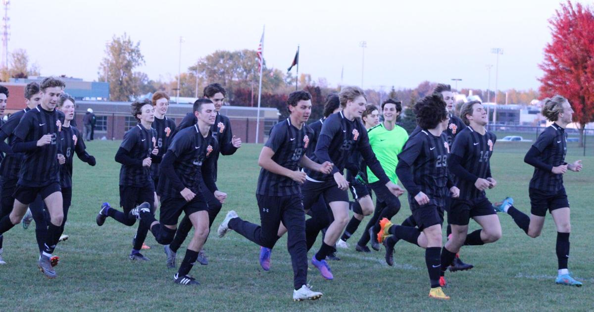 Fenton Captures Second Straight District Crown Sports Coverage For