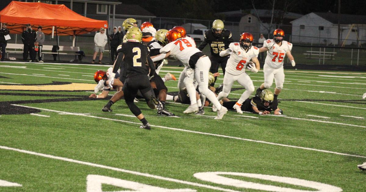 Tigers Struggle In Metro Title Game Vs Corunna 57 7 Sports Coverage