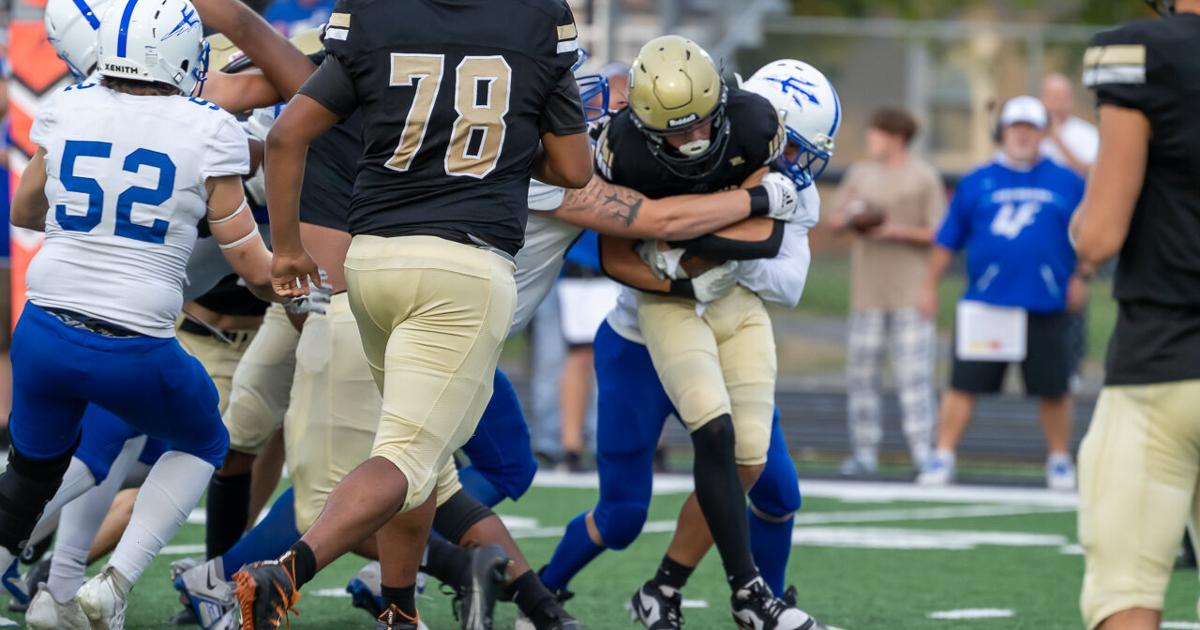 Blue Devils Start Strong But Lose To Corunna 41 19 Sports Coverage