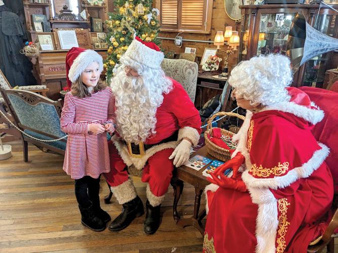 Santa Spreads Christmas Cheer At Linden Museum News For Fenton