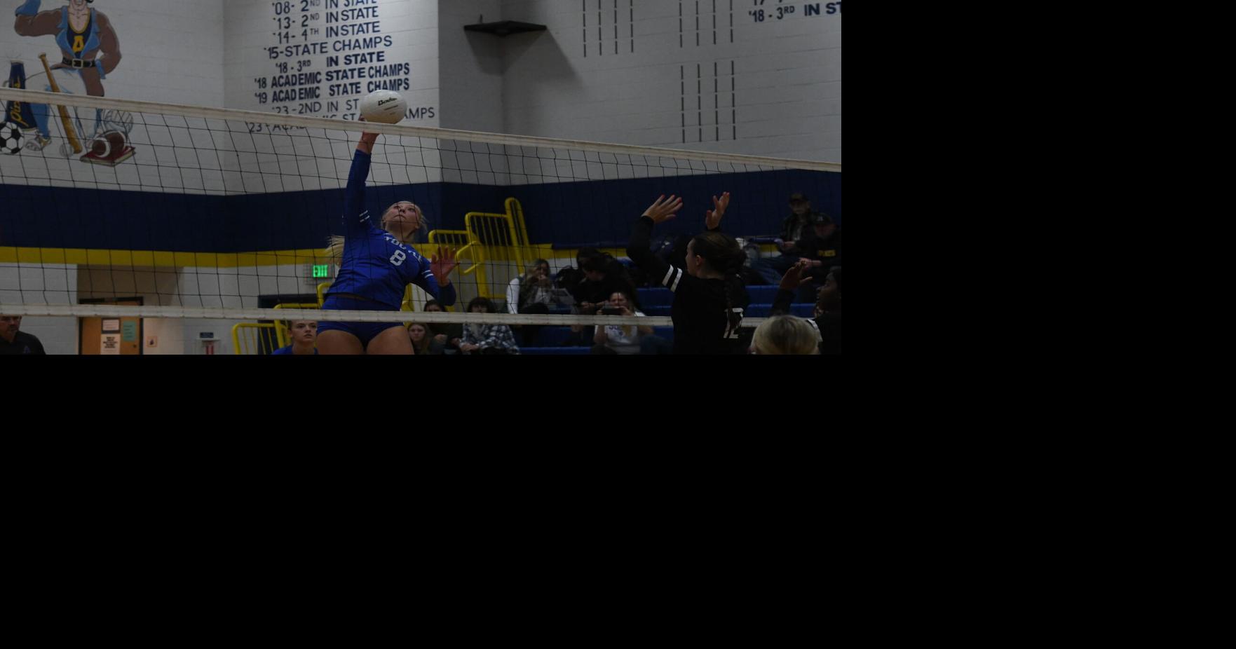 Toutle Lake Volleyball - Grace Hadaller spike