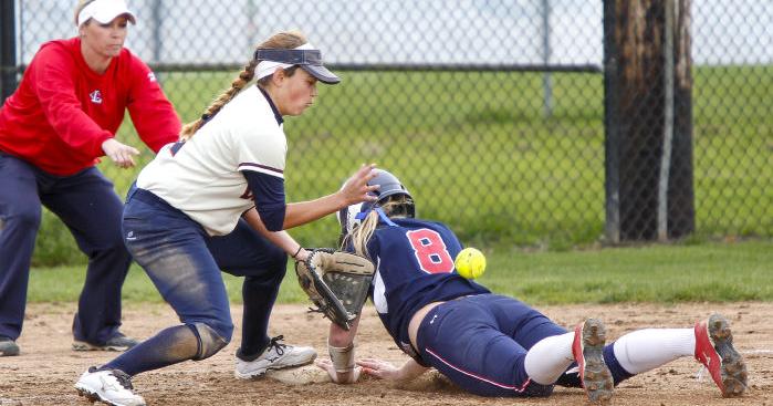 Photos: LCC softball vs. SWOCC, 4.25.14