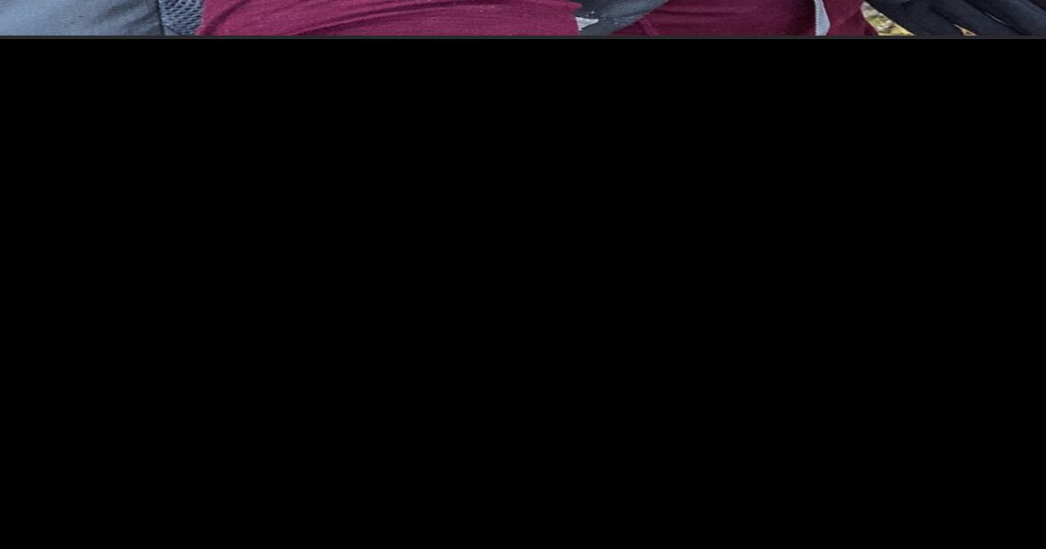 These Oregon adventure cats hike, camp and explore the outdoors