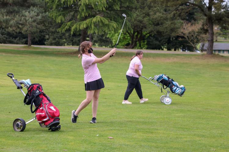 High School Girls Golf: Mark Morris edges Kelso on the links