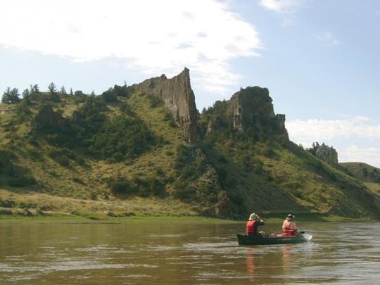 Missouri Breaks: Canoe trip reveals solitary beauty, rock formations ...
