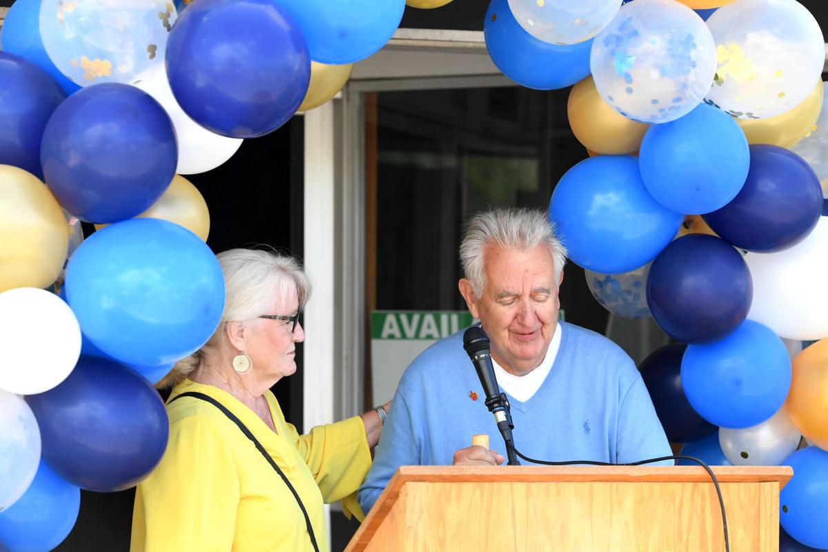 Community, Washington governor honor Bill Ammons and father Thursday ...