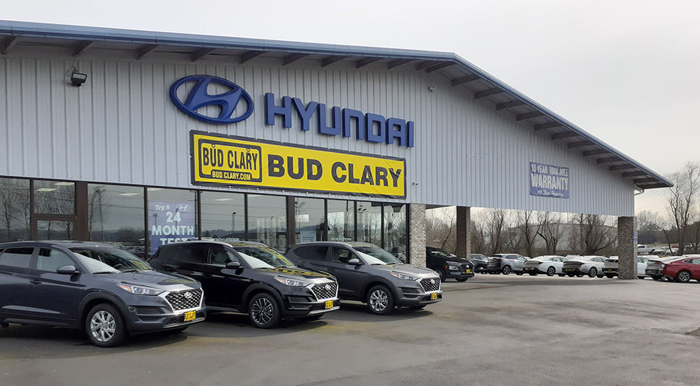 Bud Clary banner marks official transfer of Columbia Ford and Hyundai