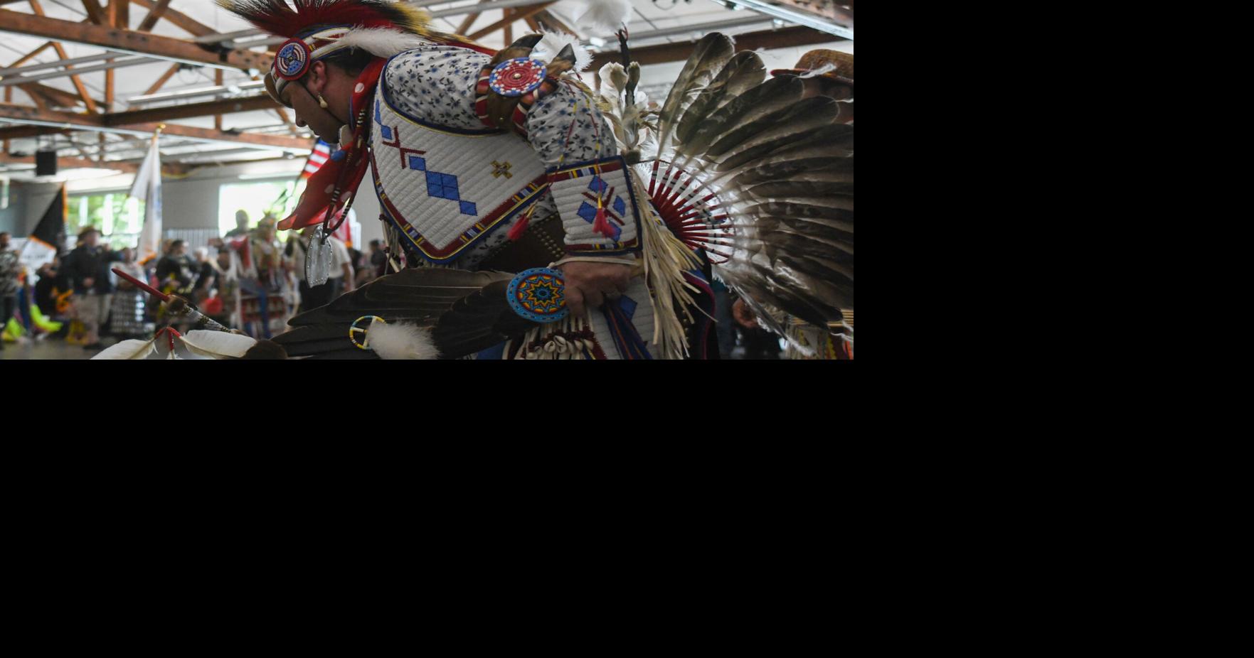 Cowlitz County 2024 in videos: Bathtubs return to Longview library ...