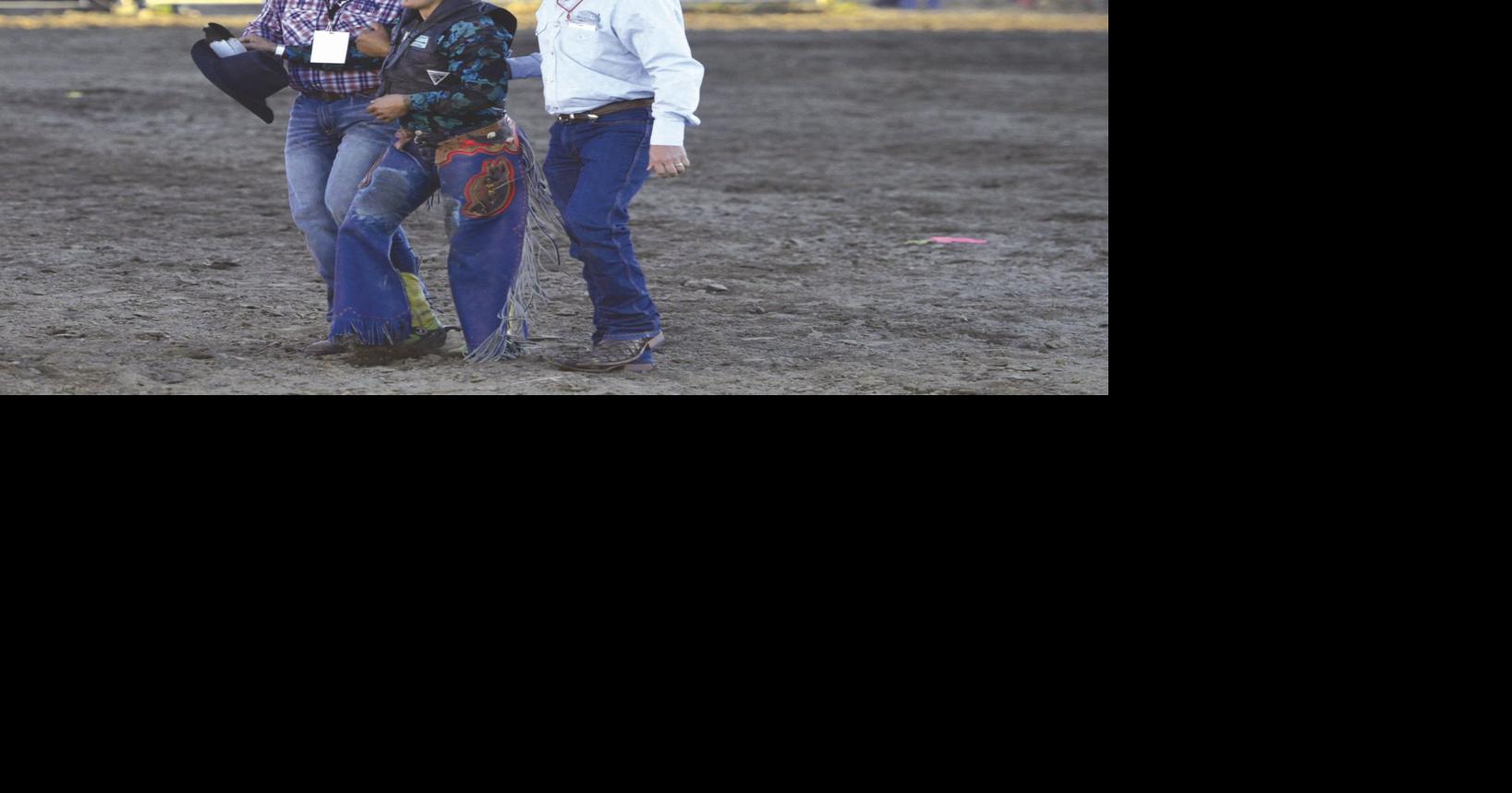 Thunder Mountain Pro Rodeo: First female saddle bronc rider makes way ...
