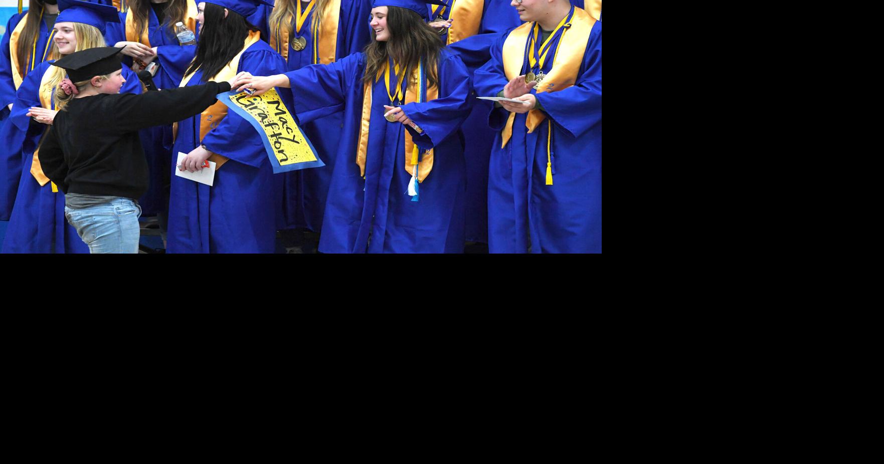 2023 Loowit High School seniors