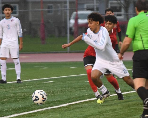 Jacks handle Monarchs in boys soccer Thursday