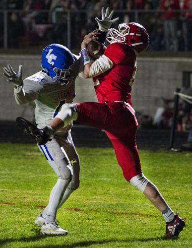 La Center holds off Castle Rock in wild affair