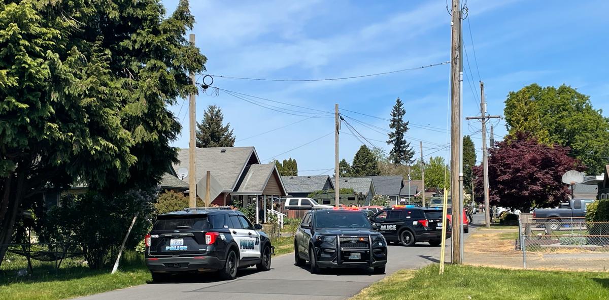 Kelso police detain man after hours-long standoff