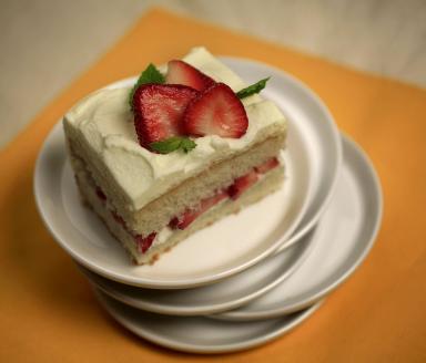 Delicious refrigerator cake is a timeless dessert