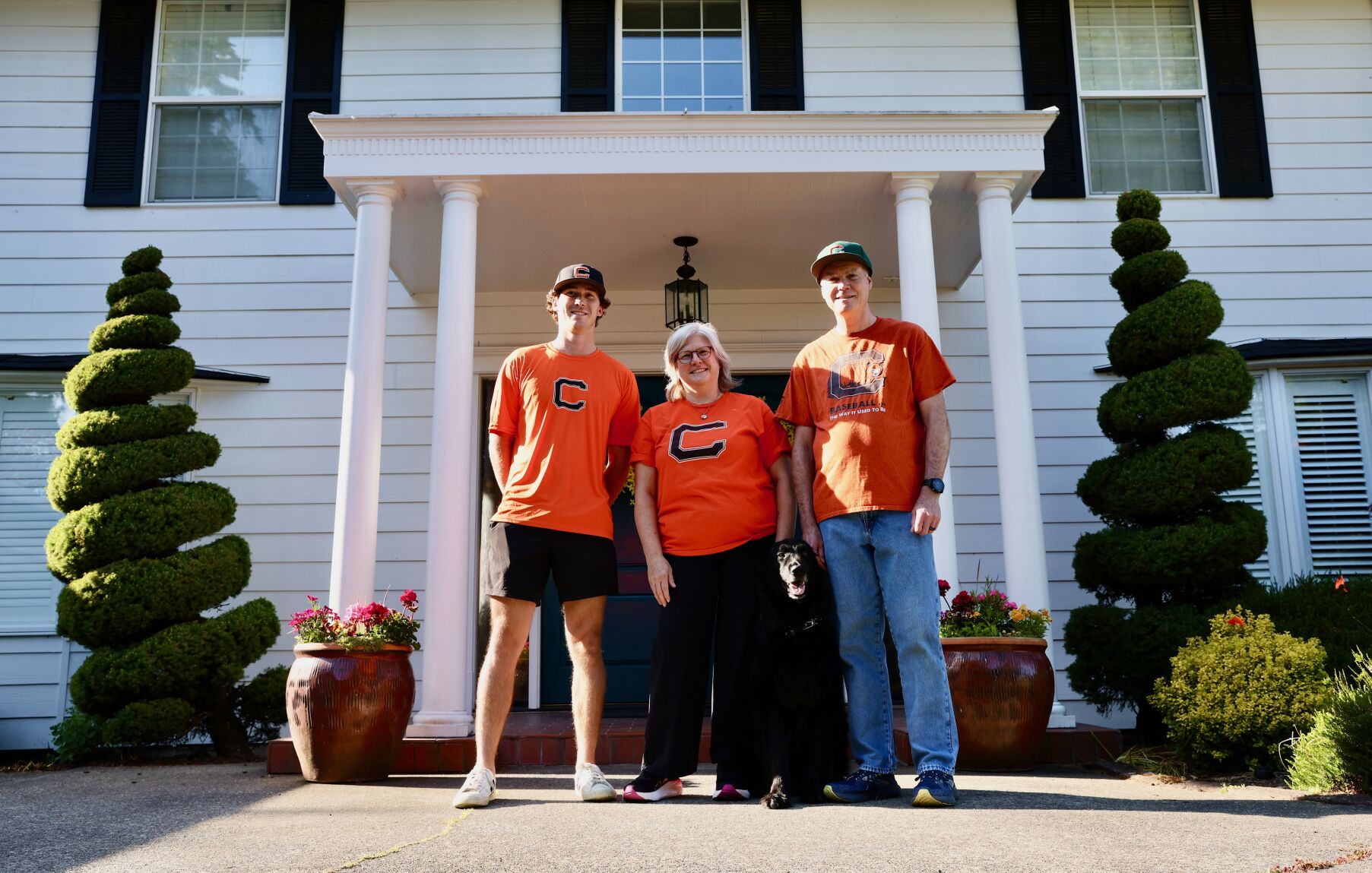 Longview families open homes to summer baseball players