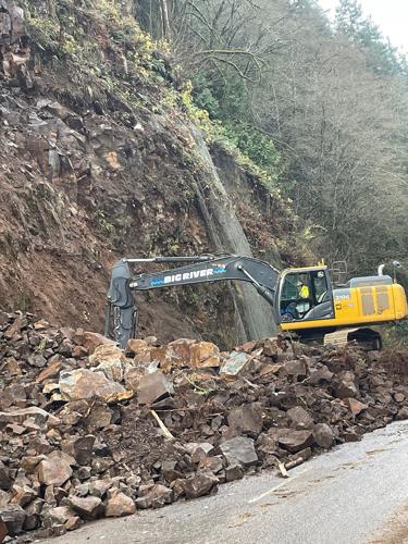 U.S. Highway 30 near Clatskanie remains closed during daytime