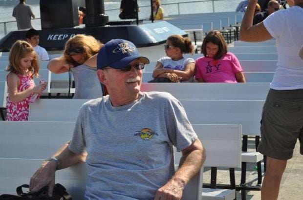 The Voice of the Hilanders: Kelso honors longtime announcer Rick Roberts