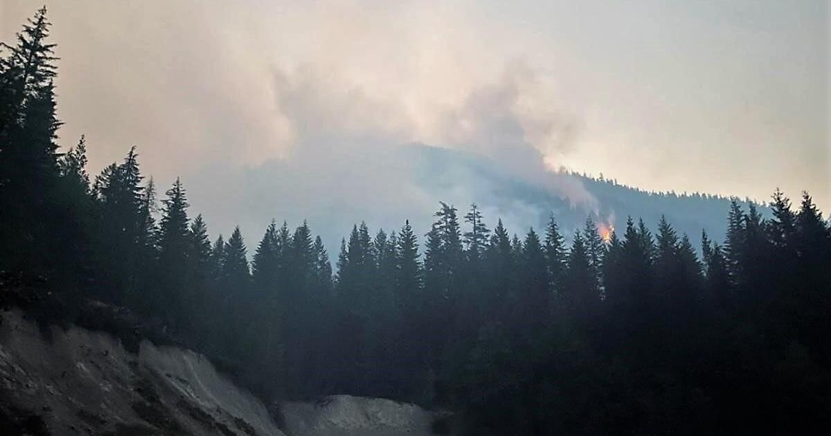 Kalama Fire evacuation lowered on south side of Mount St. Helens; road ...