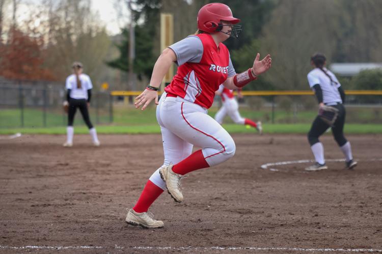 Softball Roundup: Kalama gets past Castle Rock