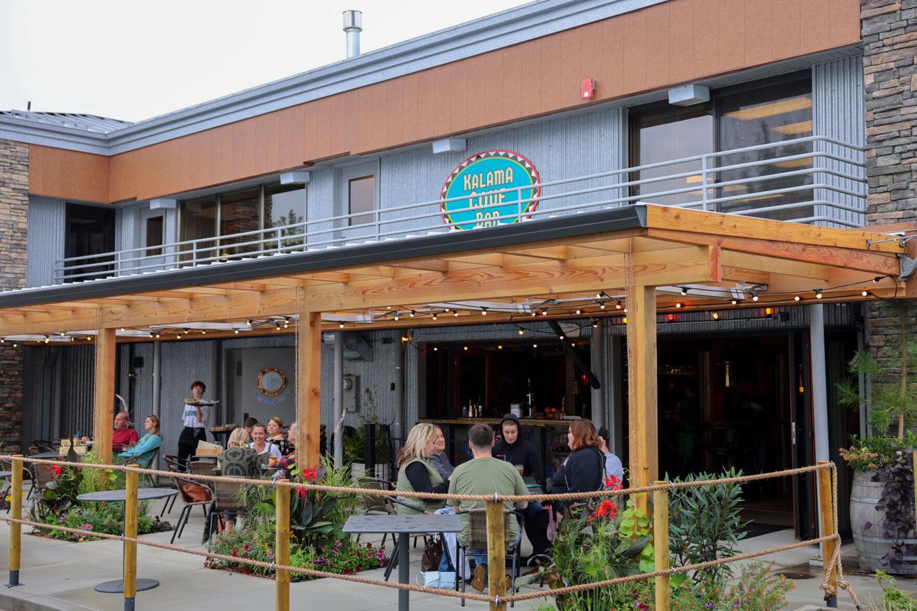 McMenamins Kalama Cove Bar