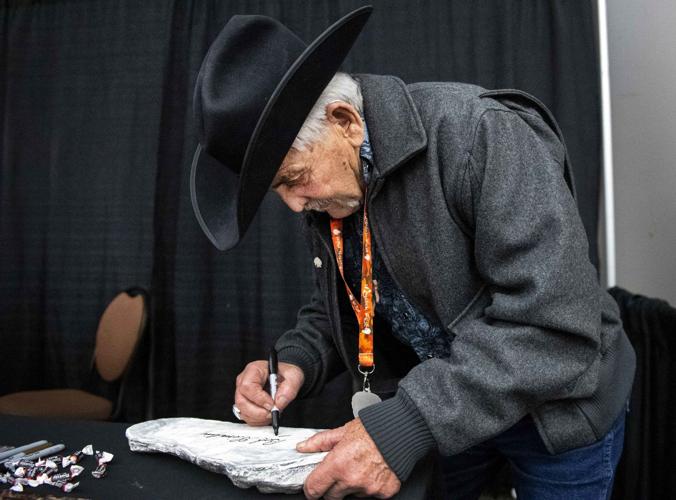 At sQuatch Fest, Gimlin reminds Bigfoot fans to 'keep their eyes open'