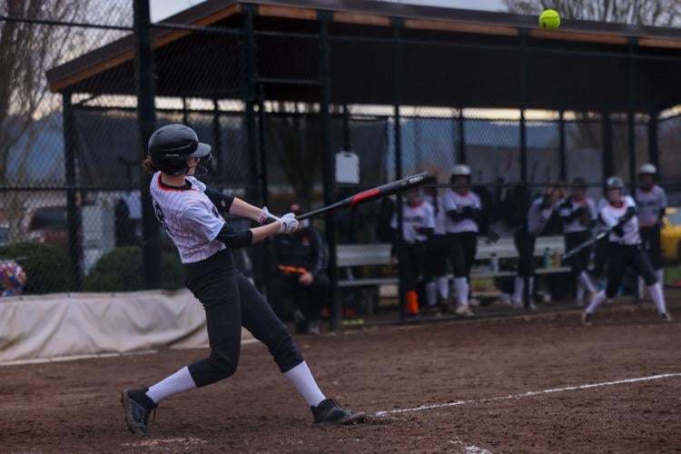 Softball Roundup: Kalama gets past Castle Rock