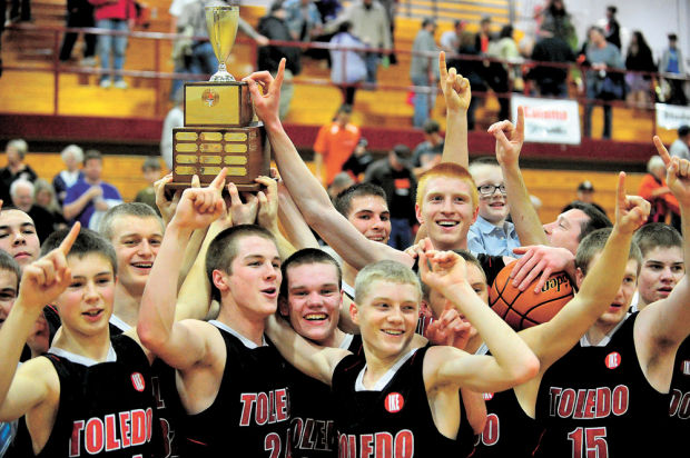 Toledo uses early lead to down Kalama for district title