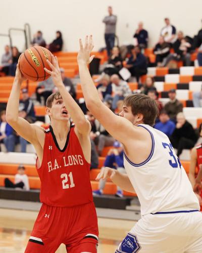 2A High School Boys Basketball: R.A. Long can't hold off No. 1 Pullman ...