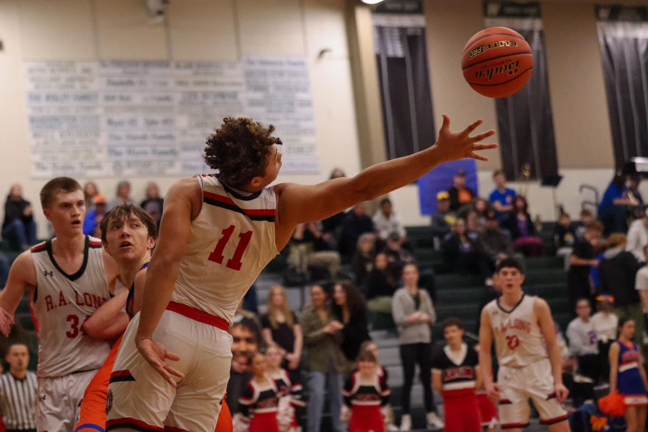 HS Bball: R.A. Long cuts down Ridgefield for State berth