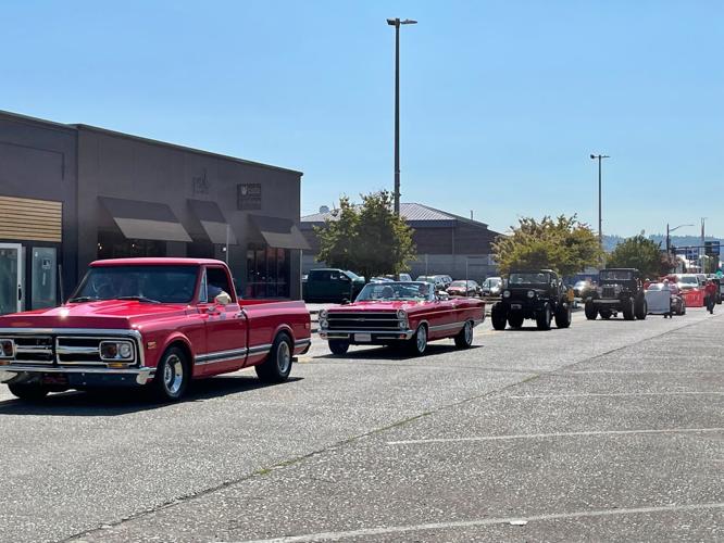 'Once in a lifetime' centennial parade hits Longview streets