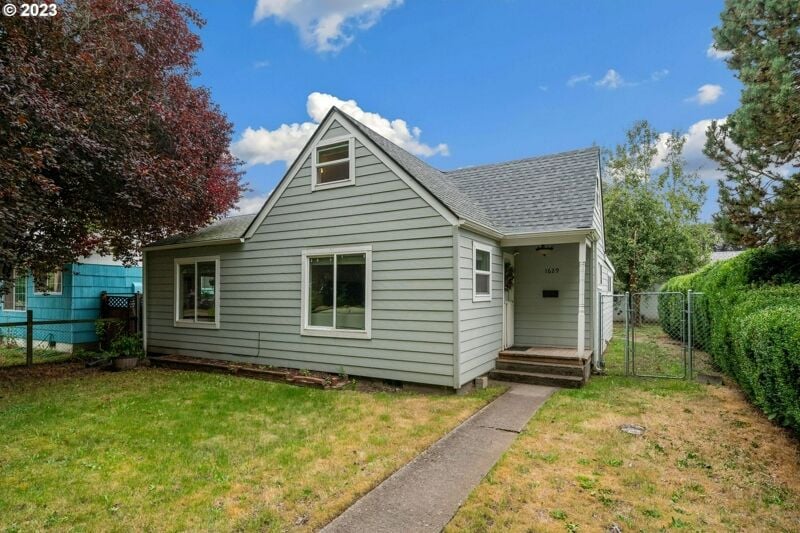 2 Bedroom Home in Longview - $325,000