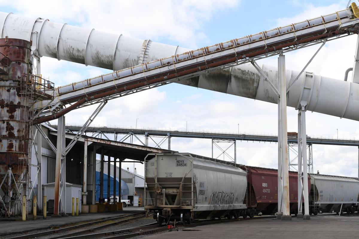 Port approves $730K in new truck, excavating equipment