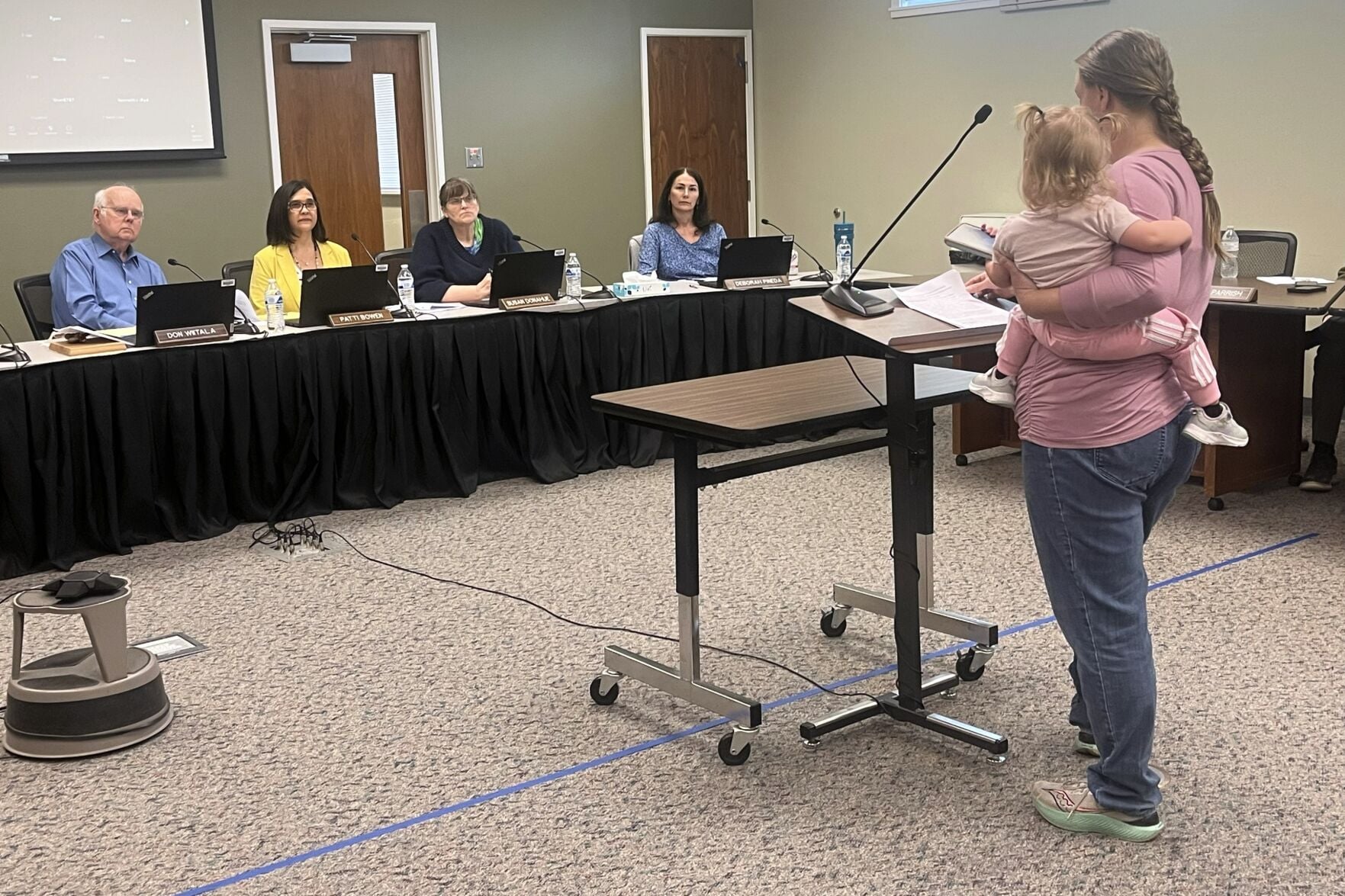 Speakers call for Longview School Board to resign