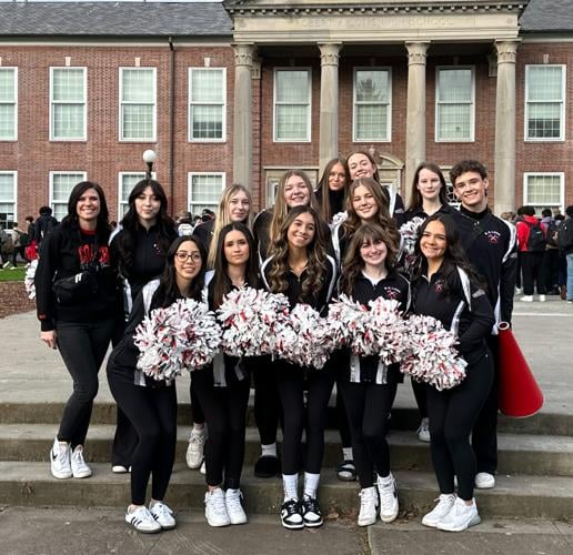 Longview cheer squad wins 2 at State