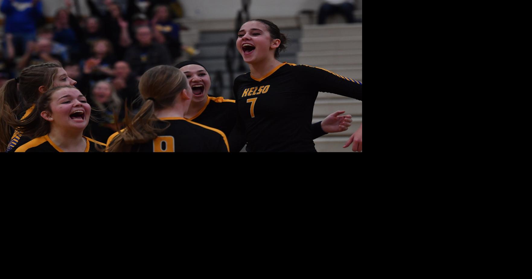 Kelso volleyball happy huddle.JPG